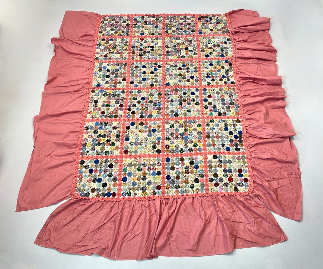 1940s Yo-yo Pink Floral Polka Dot Striped Novelty Print Colorful Quilt ...