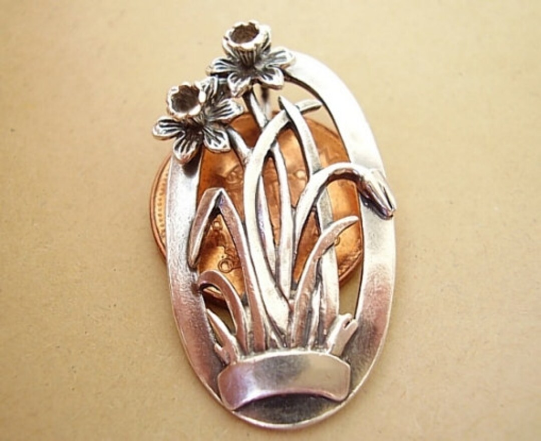 Sterling Silver Daffodil Brooch in Presentation Box - Etsy UK