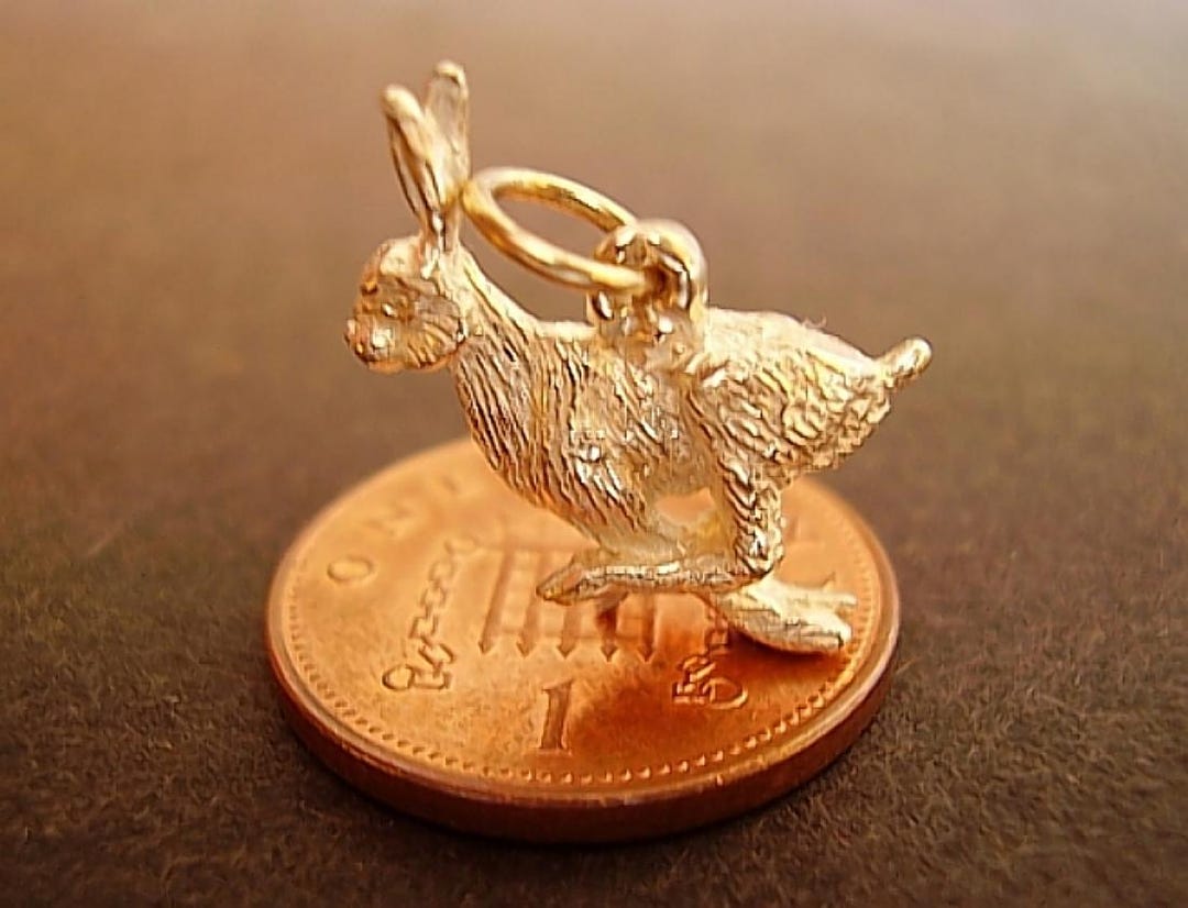 9ct 9K Gold Hare Charm - Etsy UK