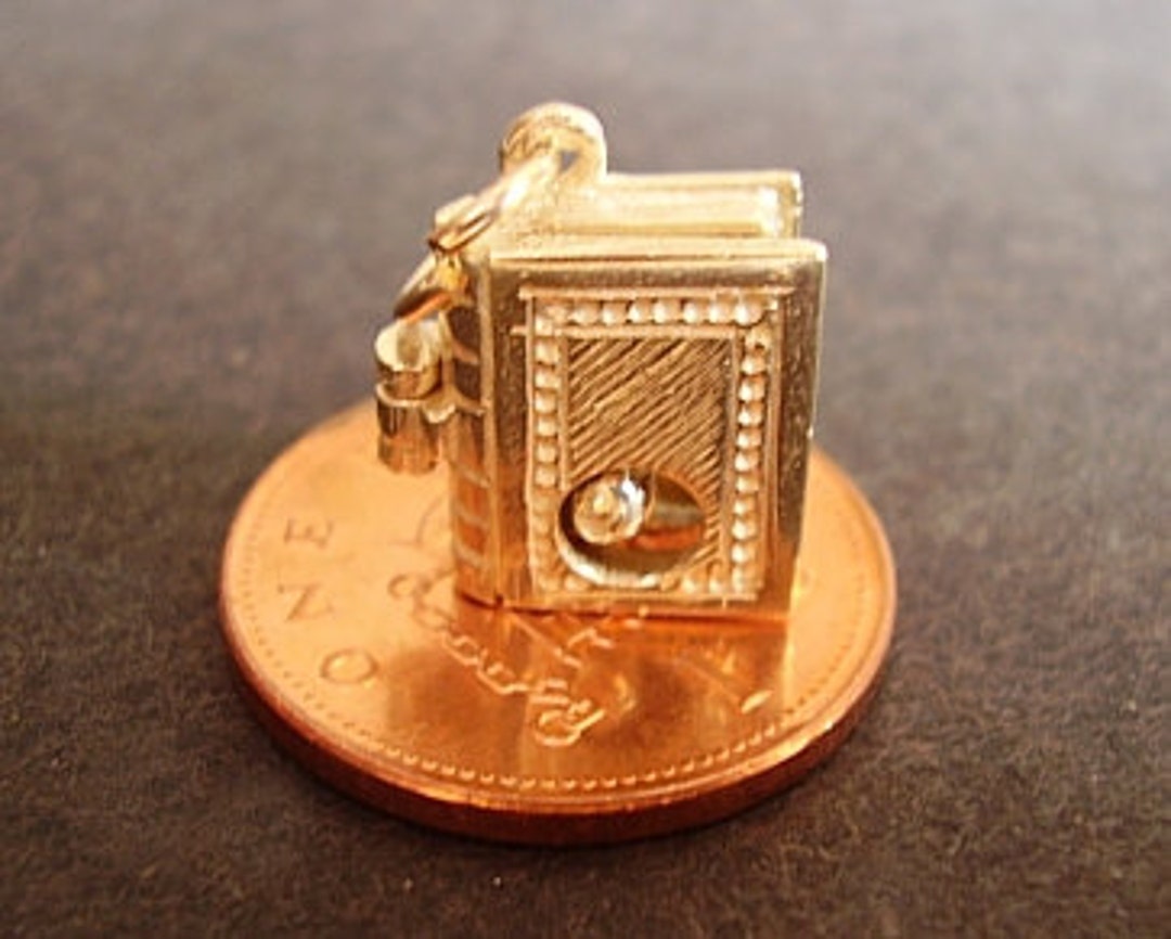 9ct 9k Gold Bookworm Charm - Etsy
