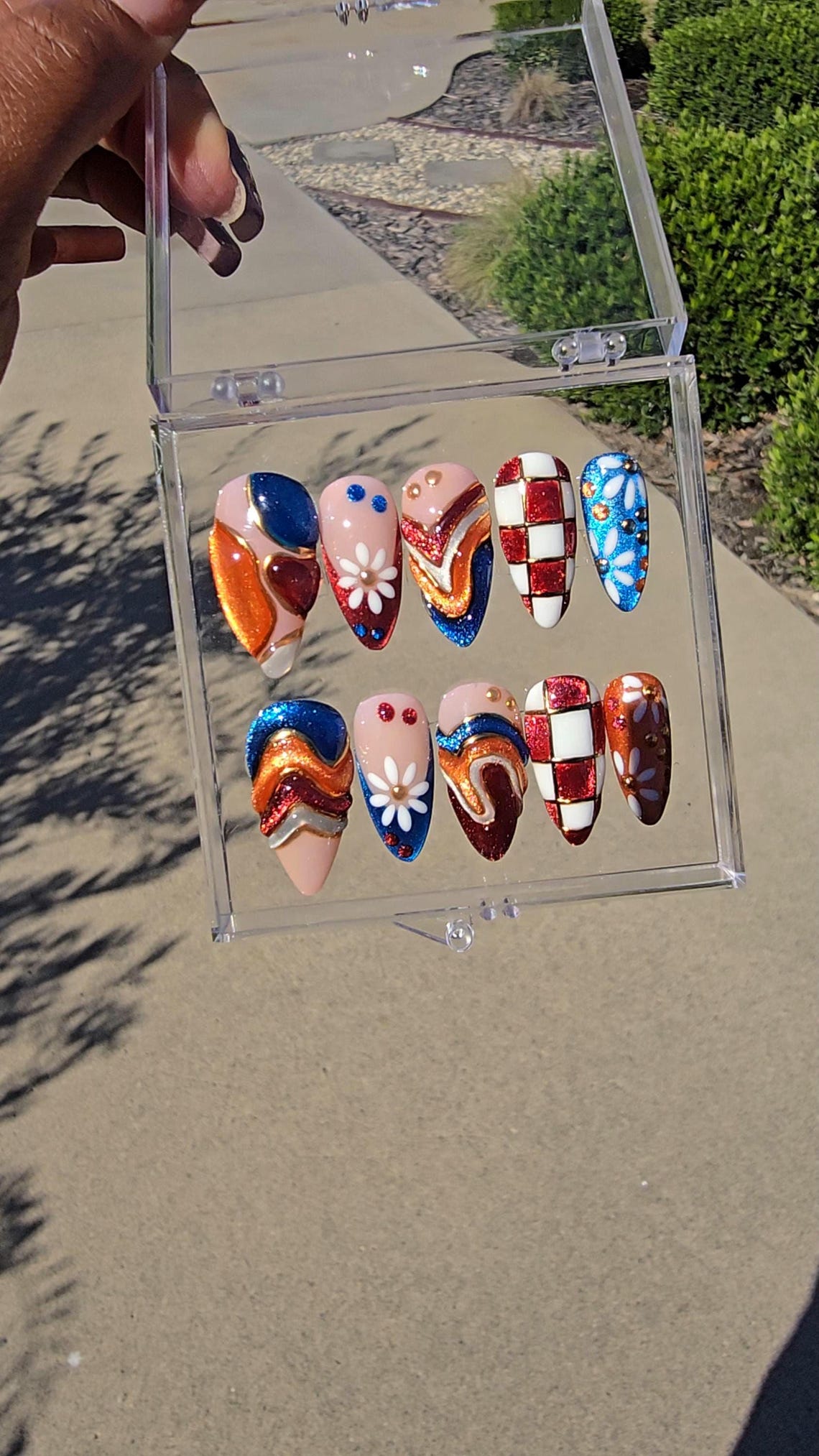 Retro Boho Daisy Press-on Nails, 70s Checkerboard, Floral & Swirl Mix ...