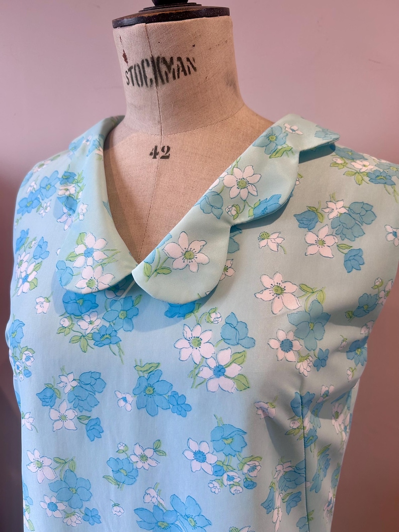 Vintage 1970s Pale Blue Floral Print Shift Dress With Scalloped Collar ...