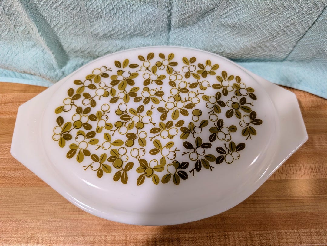 Pyrex Verde Olive Green Wide 1.5qt Oval Divided Vegetable Casserole ...