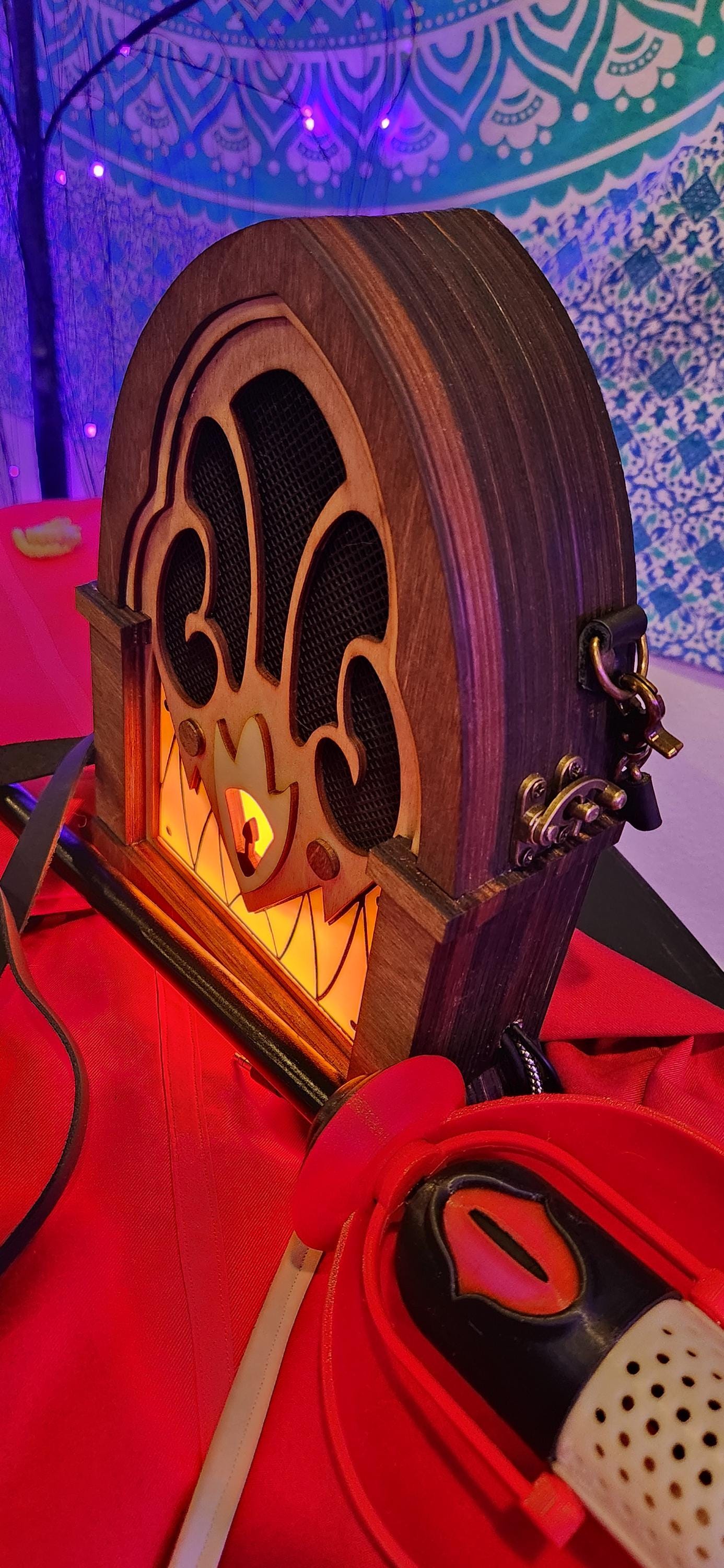 Alastor Radio Cosplay Prop: Laser Cut Wooden Clam Shell Bag - Etsy UK