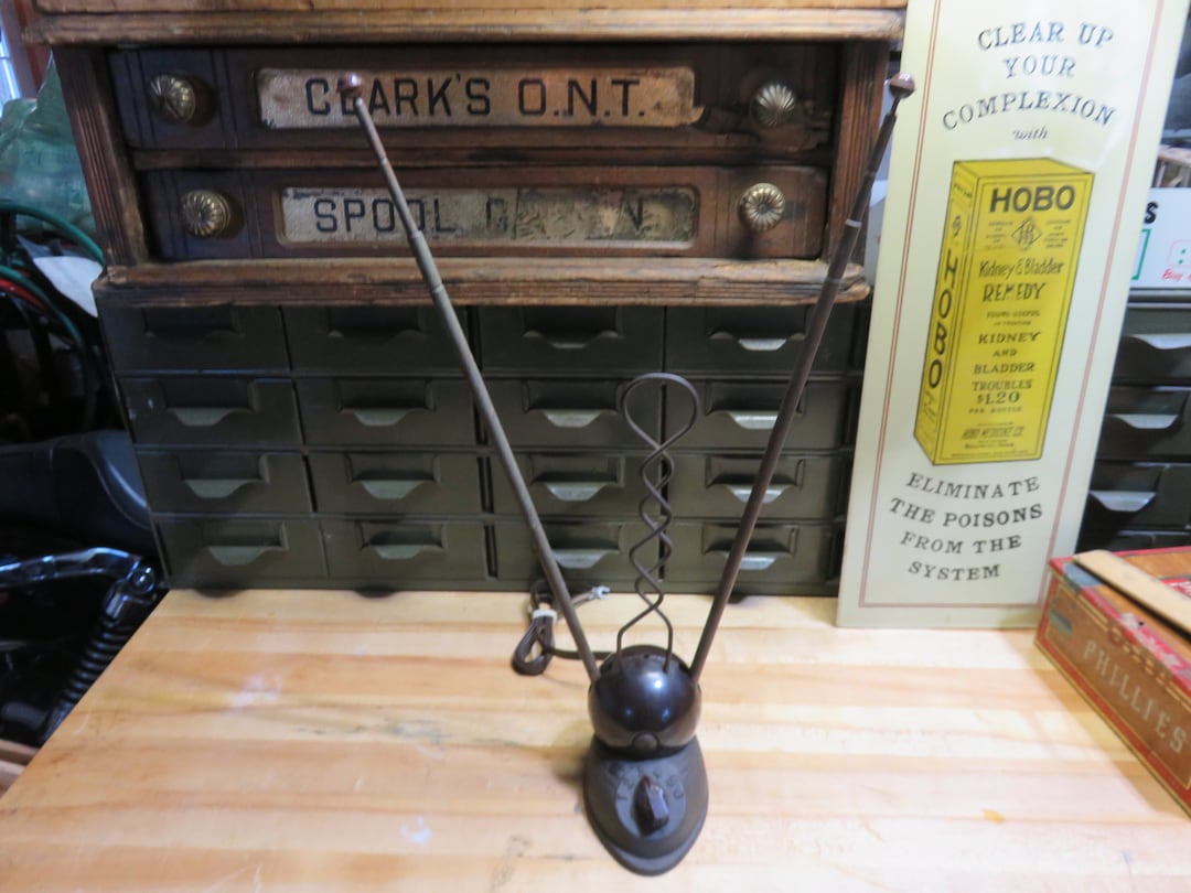Vintage Rabbit Ear TV Antenna Bakelite & Metal Base W/ Telescoping Arms ...