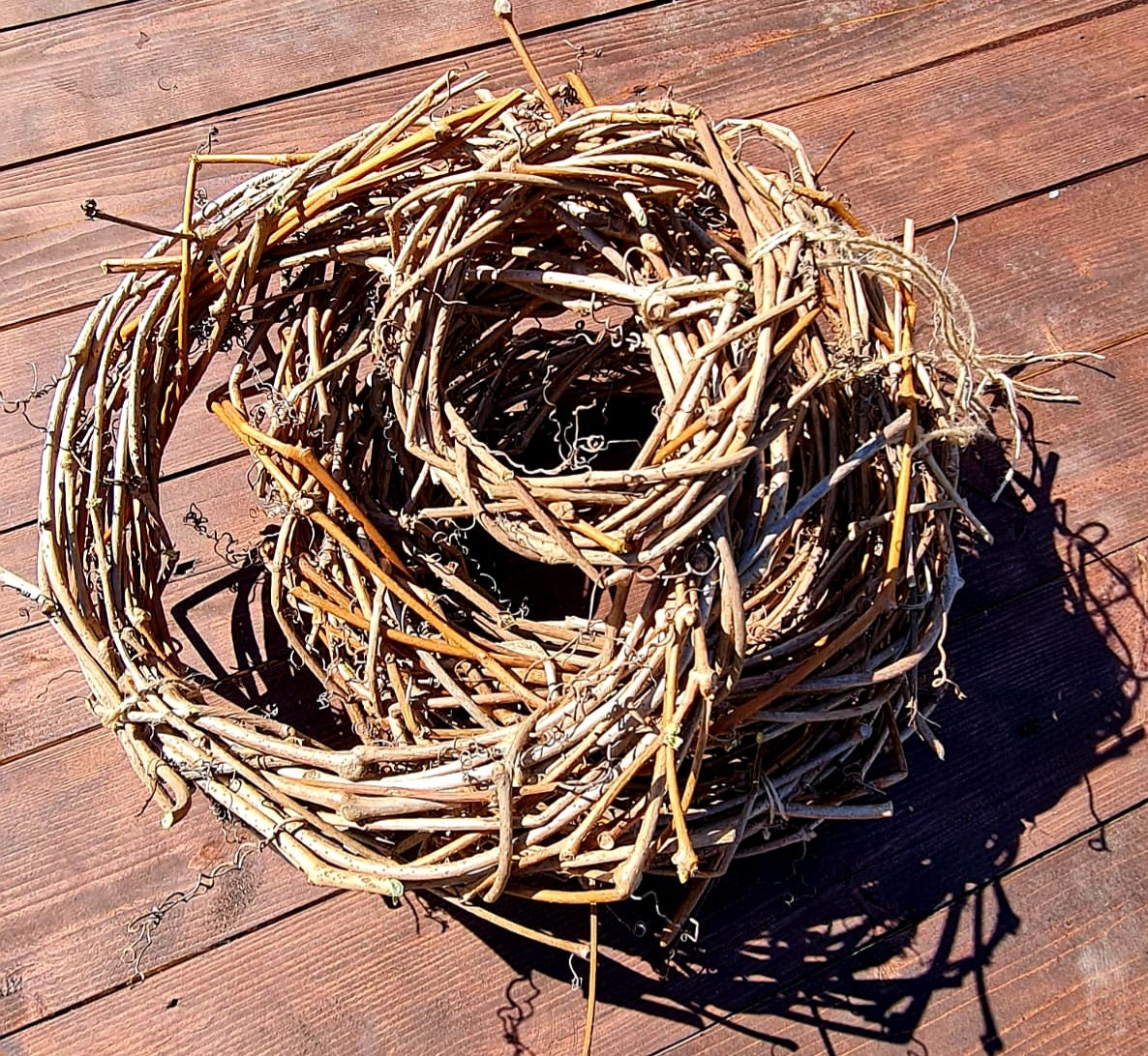 Natural vine twigs wreath biodegradable decor wall hanging | Etsy