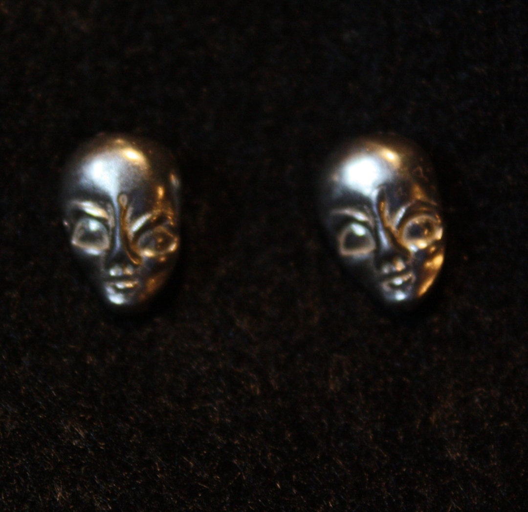 Alien Head - Sterling Silver Stud Earrings - Etsy