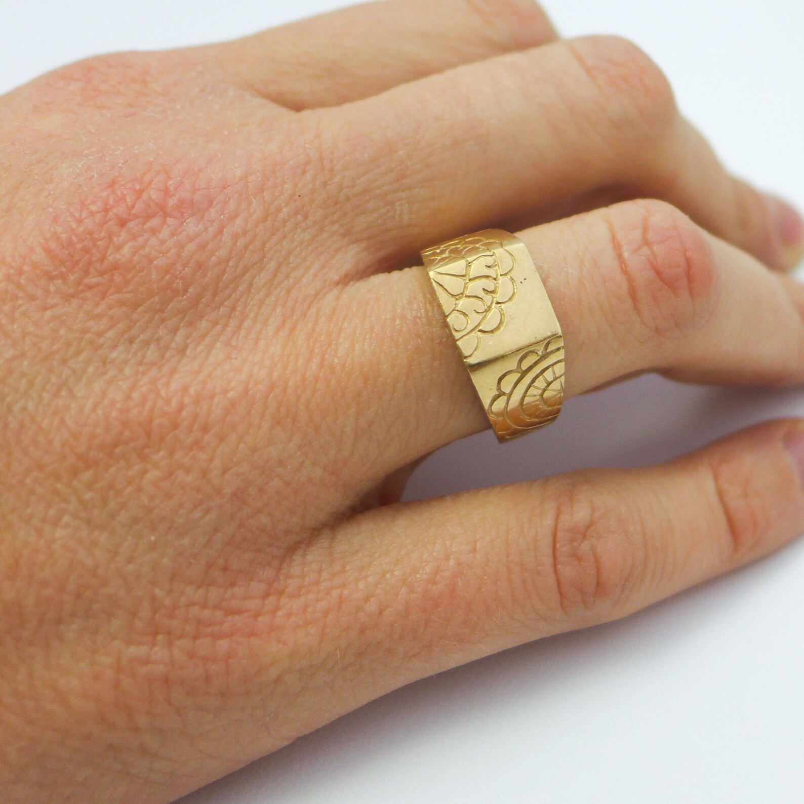 Solid Gold Signet Ring for Men and Women Engraved With Floral | Etsy