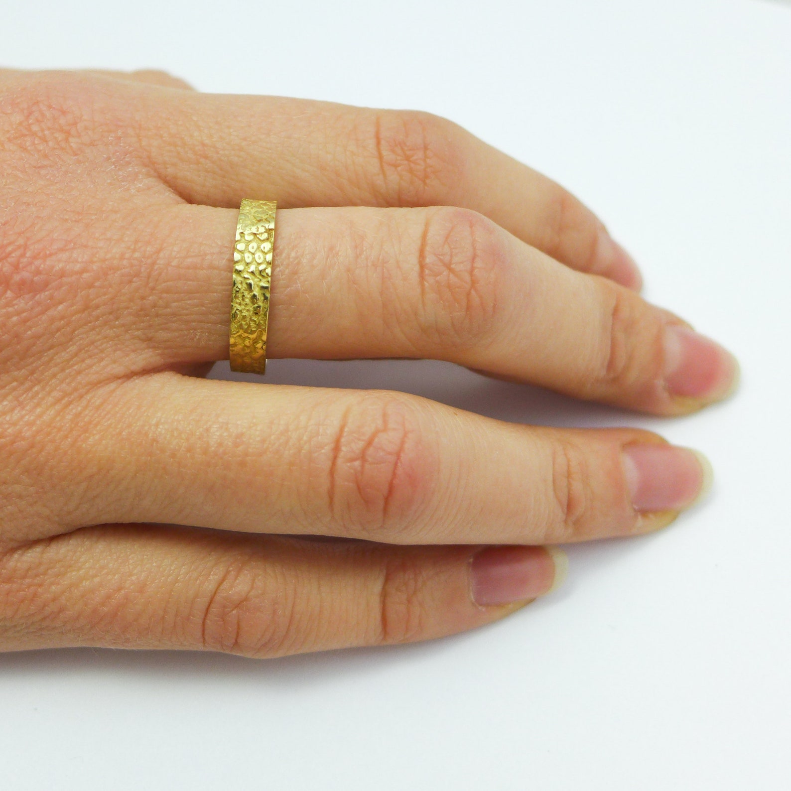 Rustic Gold Wedding Band, 14K / 18K Solid Gold Wedding Band for Men and ...