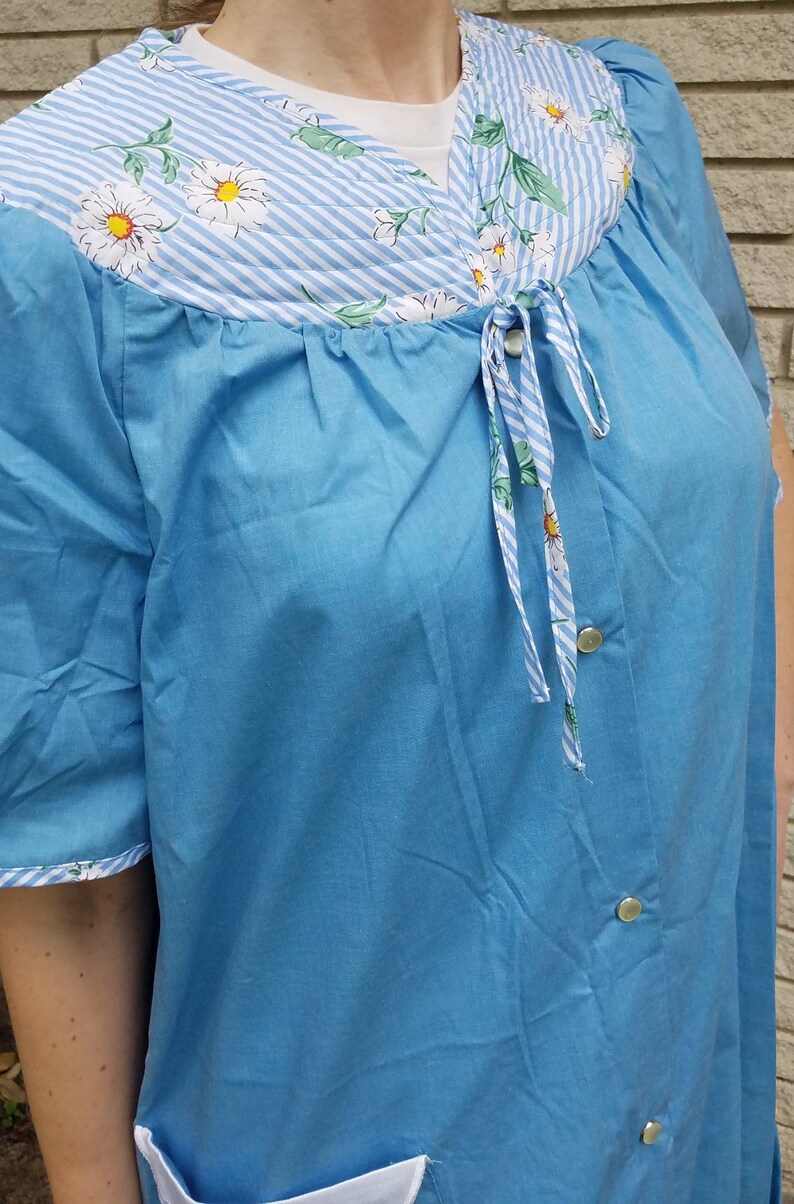 Vintage Daisy Housecoat Duster Chambray Blue Pearly Snap Front With ...