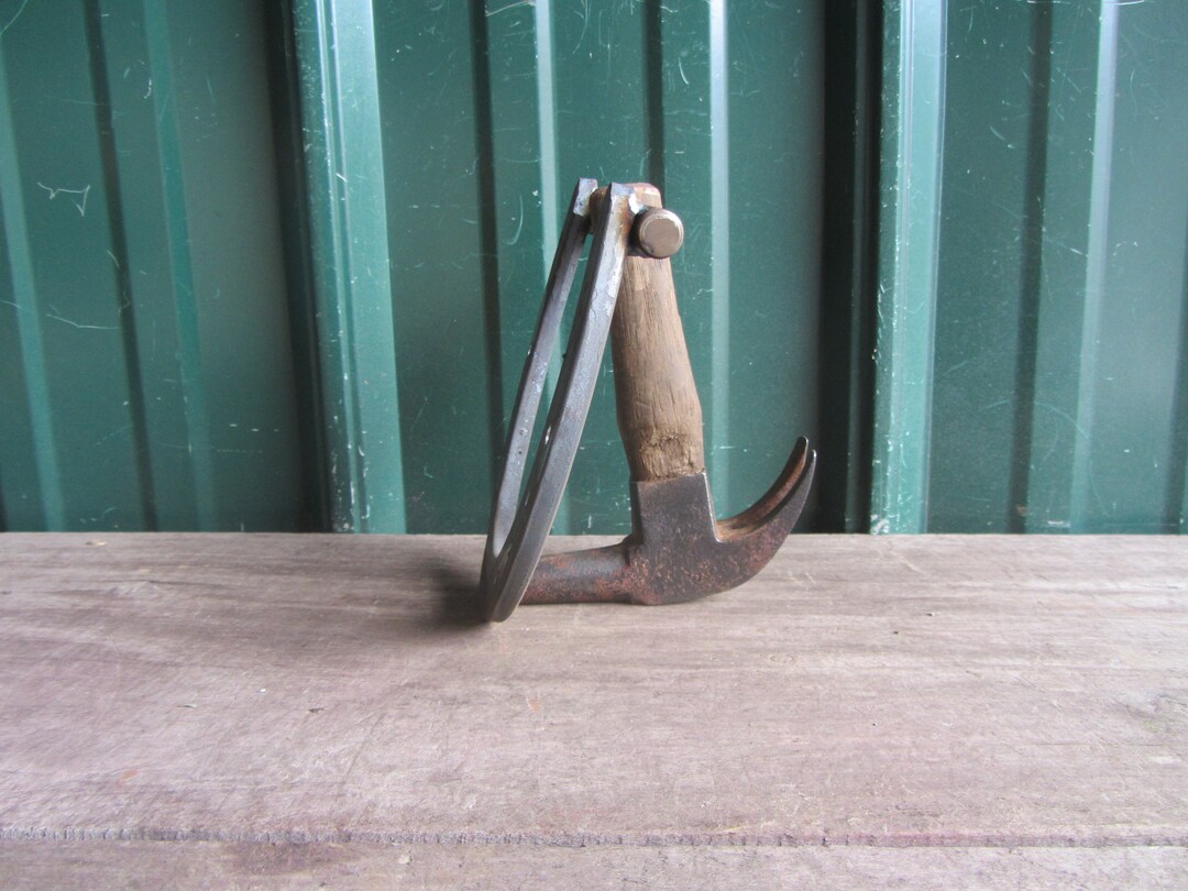 Hammer/horseshoe Door Knocker - Etsy
