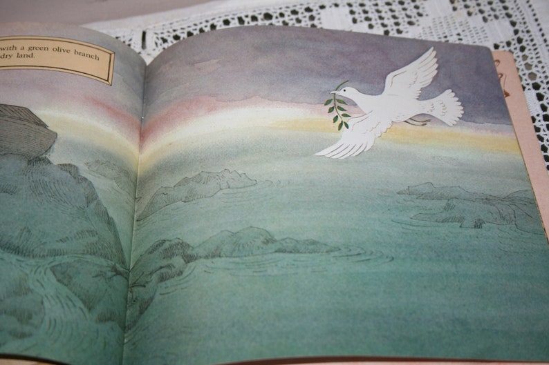 Noah's Ark Paperback Book Random House Pictureback Book - Etsy