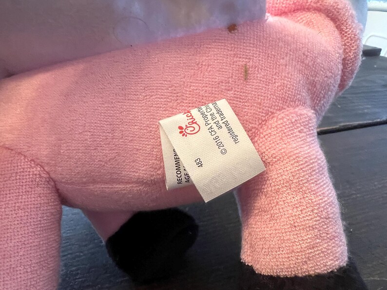 Chick Fil A Cow Plush Eat Mor Chiken & Gus Hair Dayz Start With Chicken ...