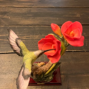 Vintage Beautiful Hummingbirds in Flight Hand Painted Porcelain ...