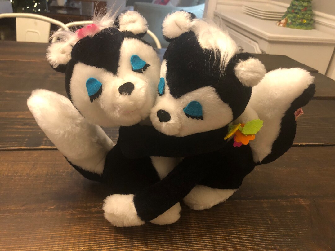Vintage 1976 Dakin Hugging Skunks Plush Animal - Etsy