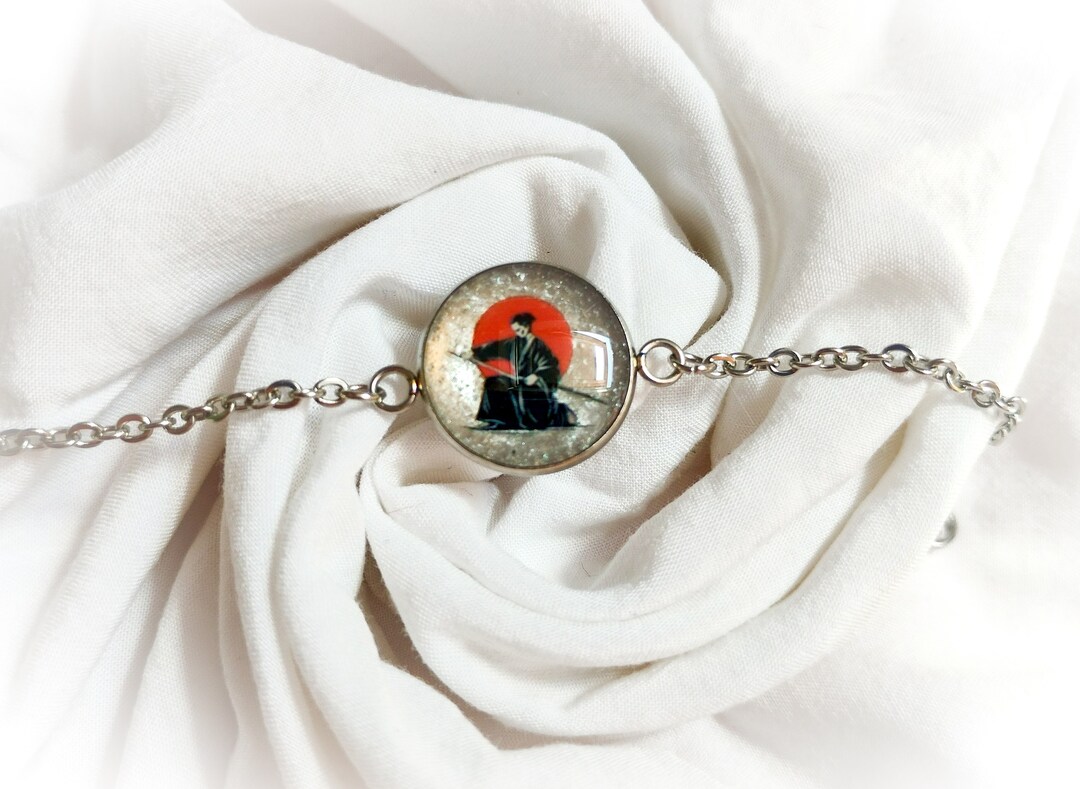 Samurai Warrior Bracelet: Epic Scene in Resin, Stainless Steel Chain - Etsy