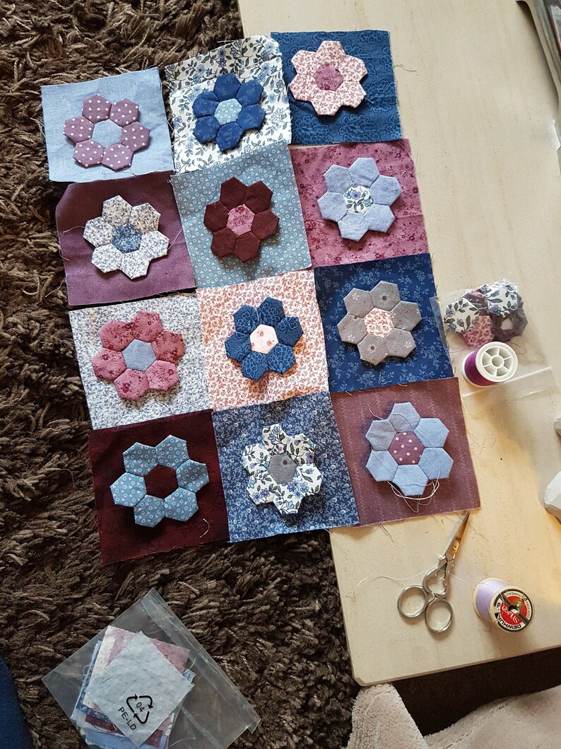 A Quilters Dozen is a Mini Quilt Pattern Using EPP Hexagons - Etsy UK