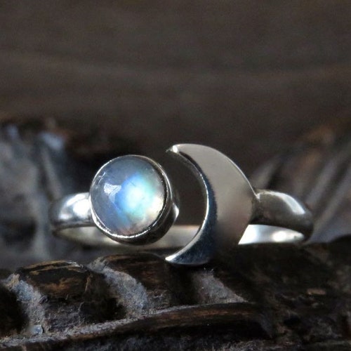 Silver Ring With Moon and Stone - Etsy