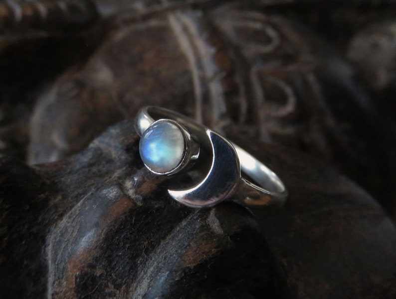 Silver Ring With Moon and Stone - Etsy