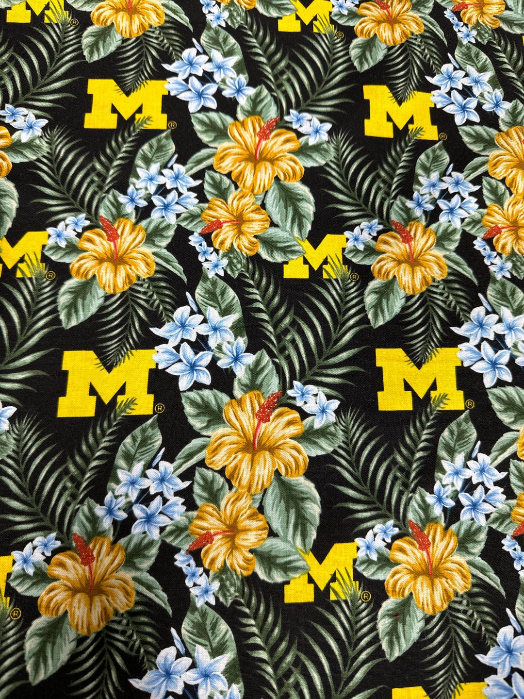 University of Michigan Wolverines Fabric 100% Cotton Hawaiian Floral ...