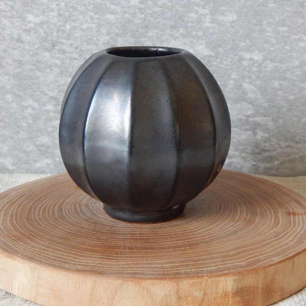 Round Ceramic Vase - Etsy