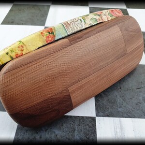 Vintage Flower Glasses Case for Women With Balloon and Flowers Ethno ...