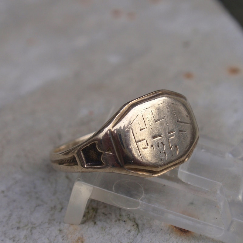 Signet Class Rings - Etsy