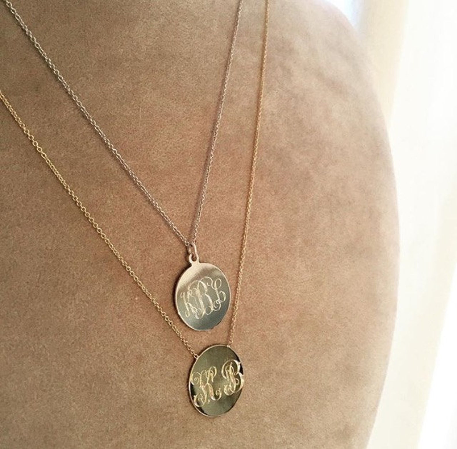 14k Gold Large Engraved Disc Pendant - Etsy