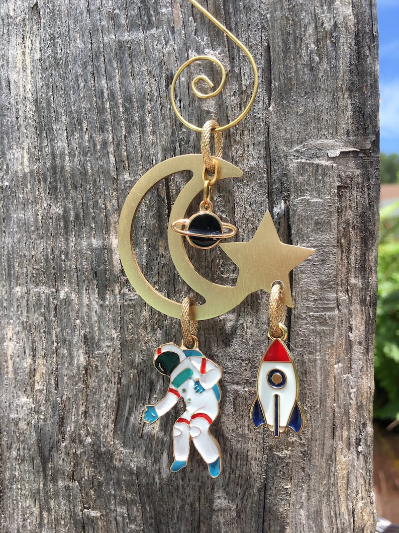 SPACE TRAVELER Christmas Ornament | NASA | Astronauts | to the Moon ...