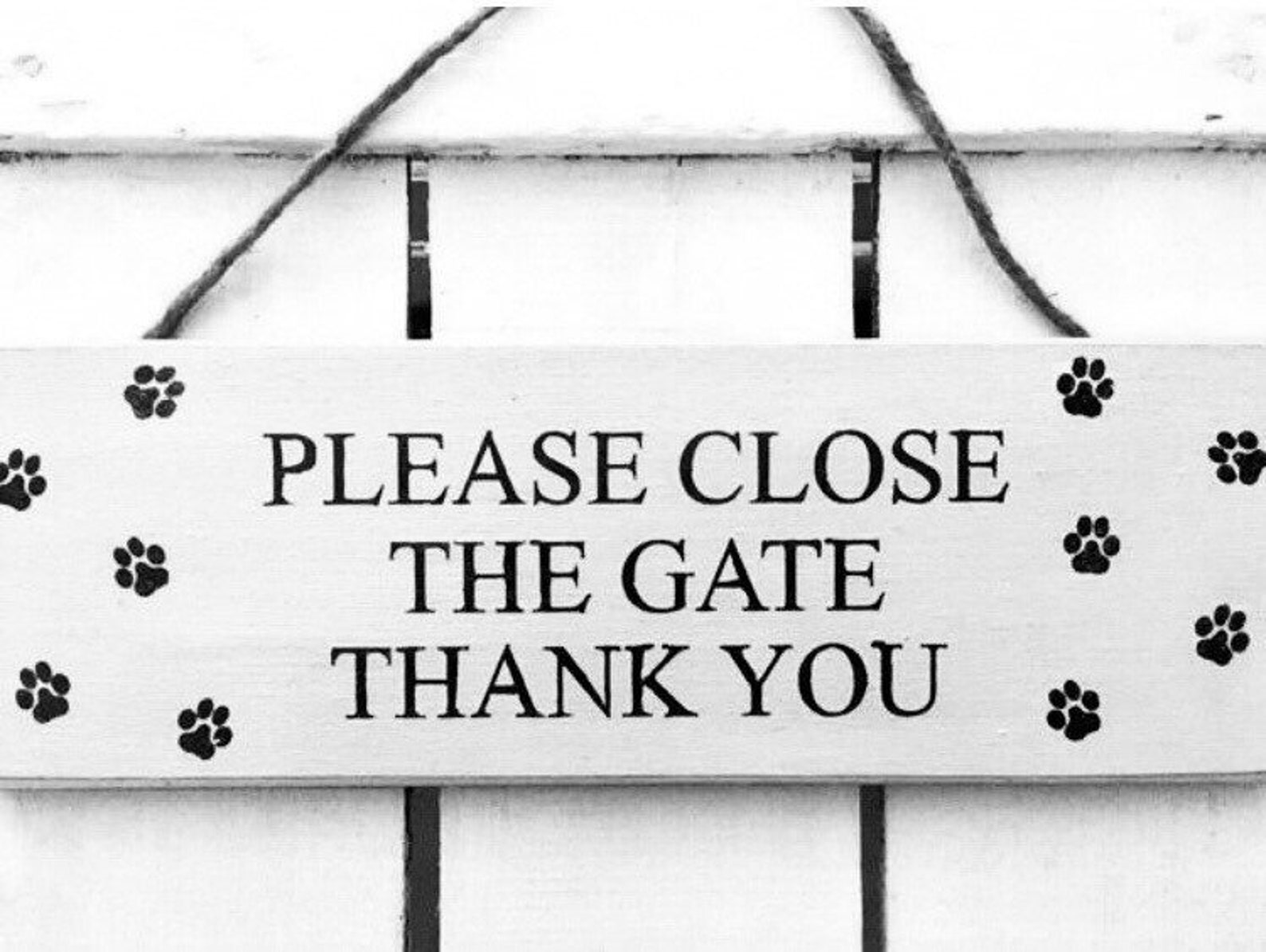 Dog Gate Sign. Please Close the Gate Sign. Hand Painted - Etsy