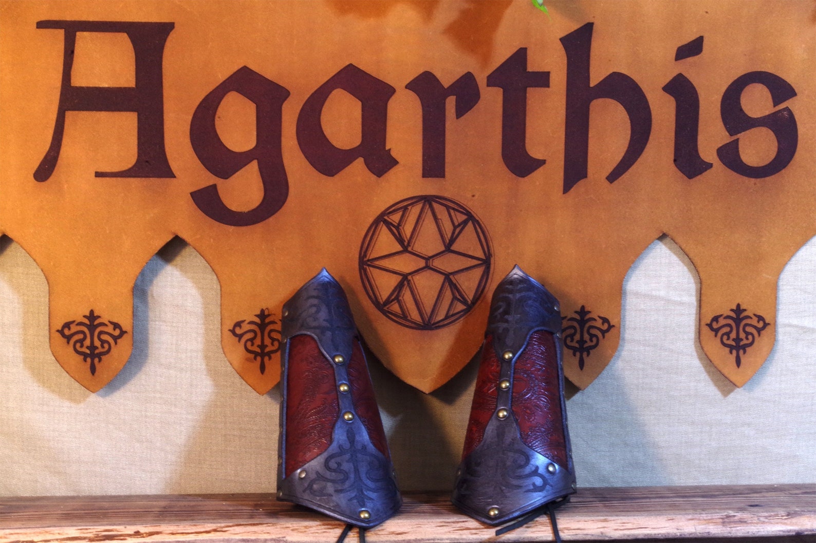 Leather Bracers "vorov" Pewter/ruby (pair) - Larp, Costume Cosplay ...