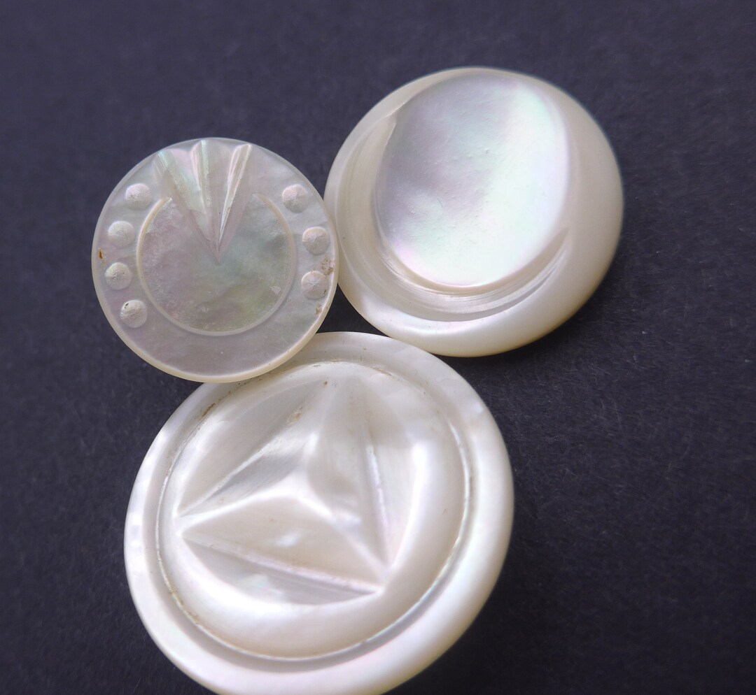 Vintage Mother of Pearl Shell Buttons Carved Shell Button Metal Shank ...