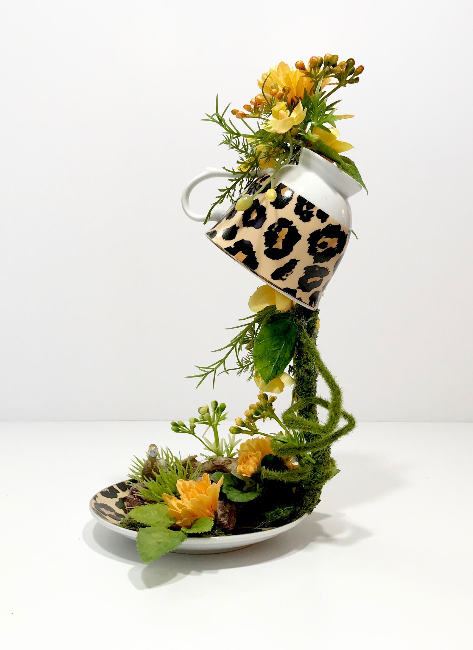 Floating Tea Cup Saucer Leopard Print Cup Arrangement Novelty - Etsy