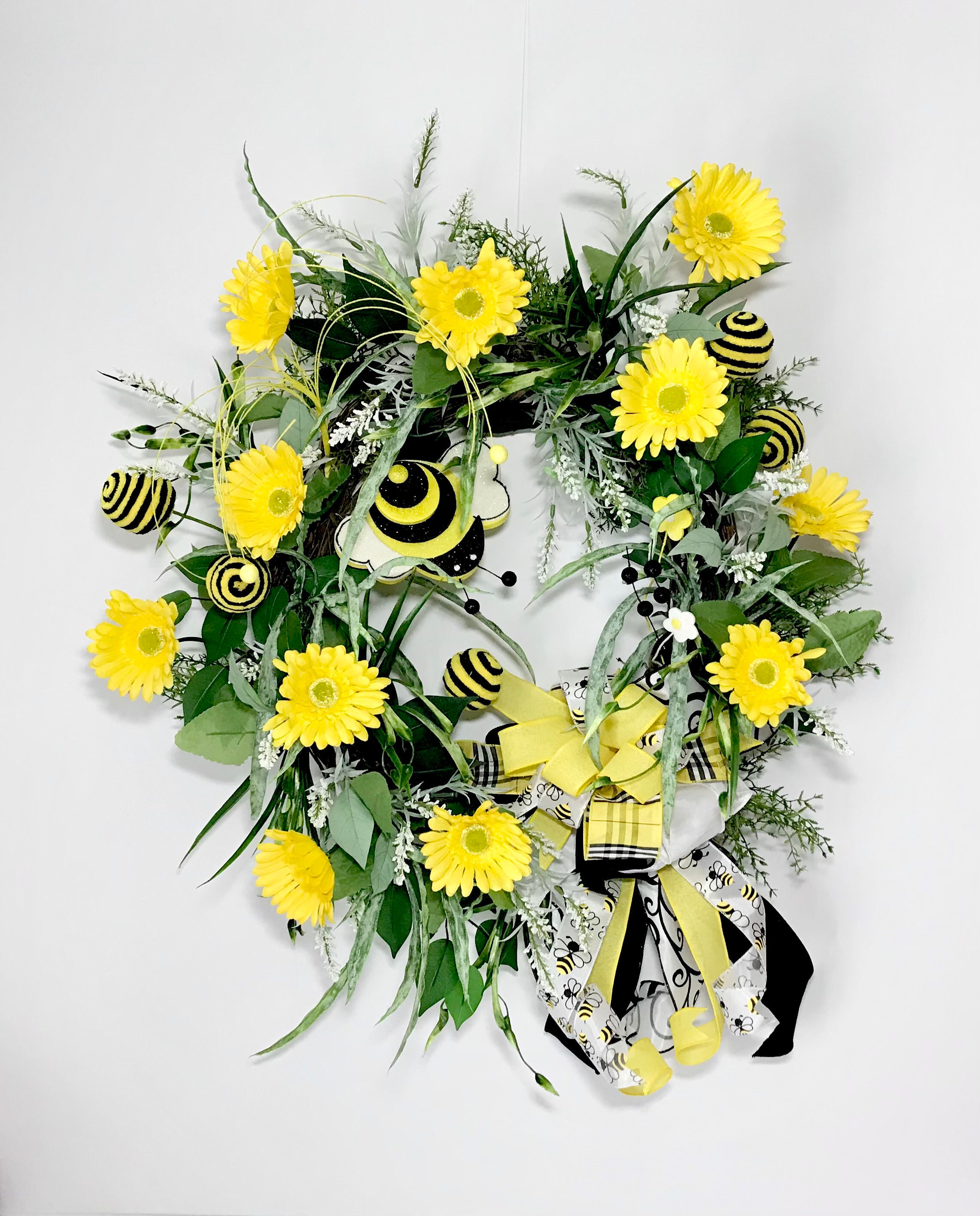 Large Bright Spring Summer Honey Bumble Bee Grapevine Door | Etsy