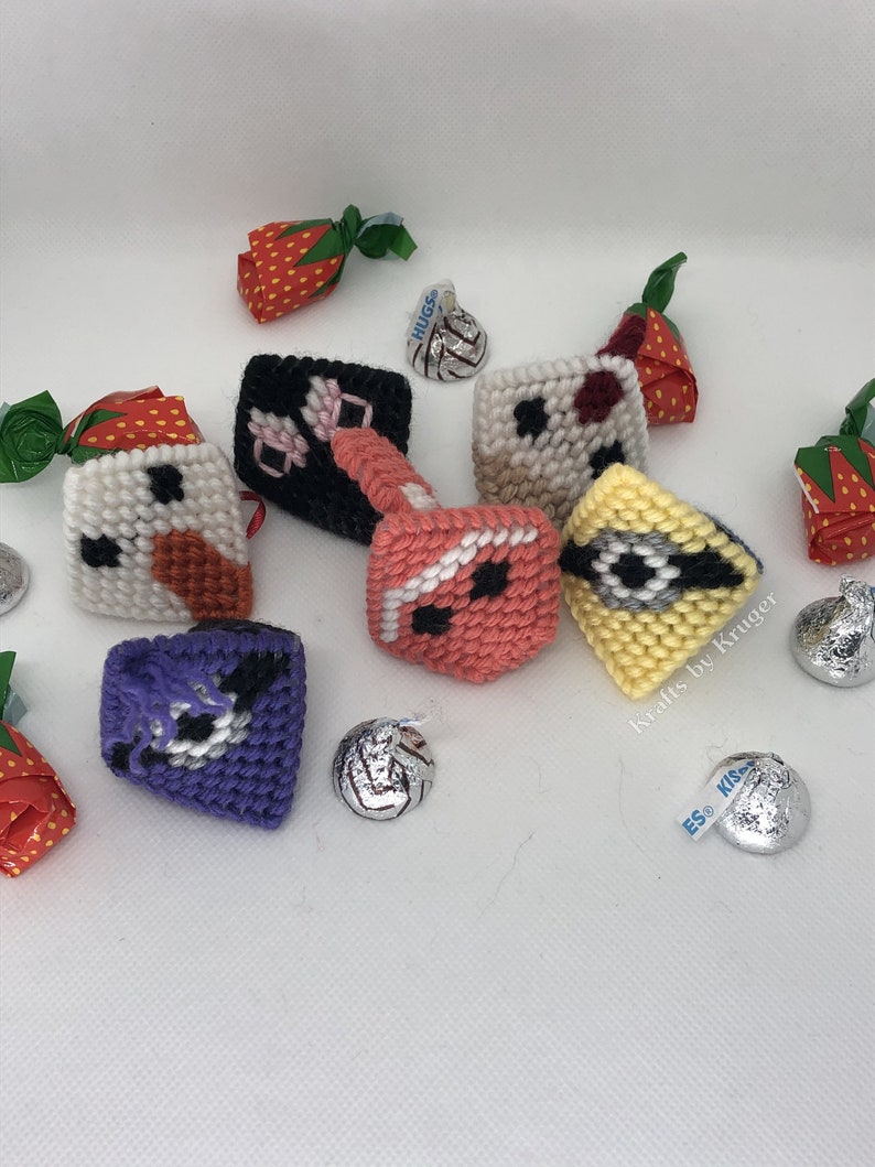 Santa Claus Squeezums, Plastic Canvas Treat Holders - Etsy