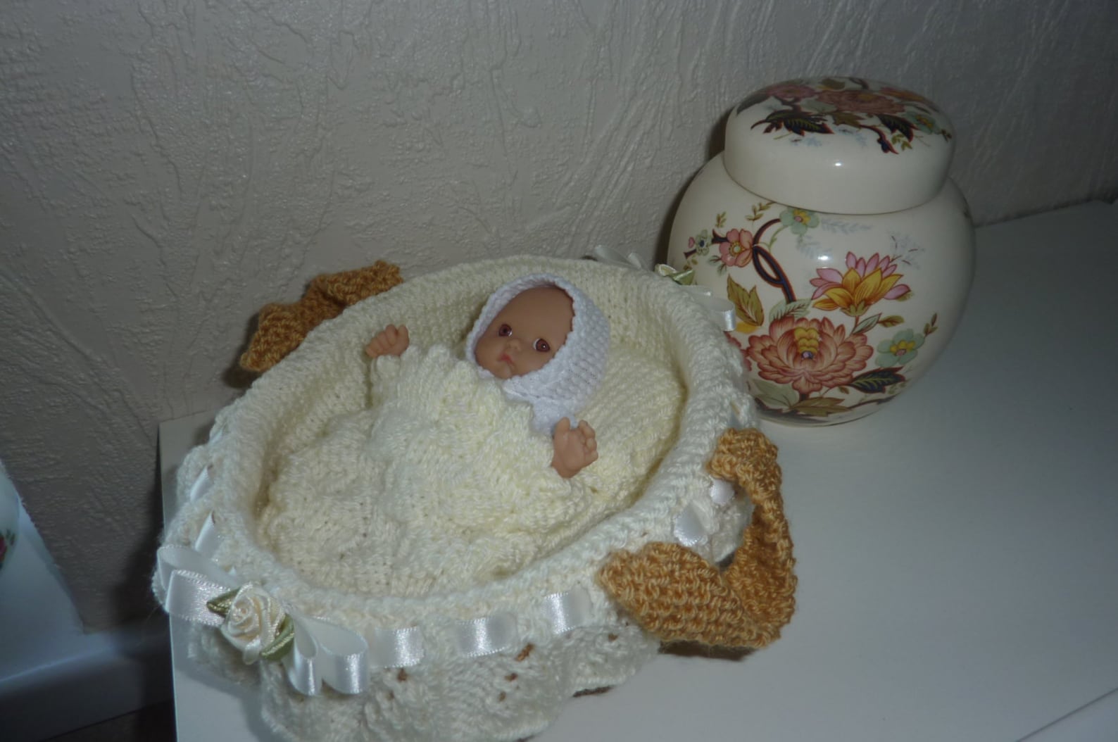 Knitted Moses Basket/ Crib/cradle for 5-6 Inch Doll - Etsy