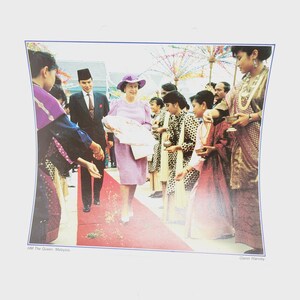 Queen Mother Print, Queen Elizabeth, Princess Margaret Colour Portrait ...