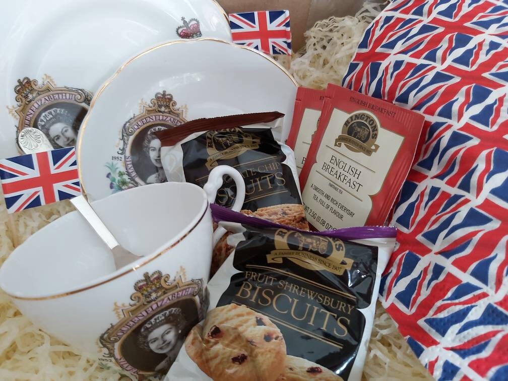 Drinkware Home & Living Vintage afternoon tea hamper Queen Elizabeth II ...