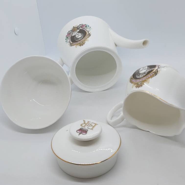 Teapots Tea Makers mayfair tea set sugar bowl Queen Elizabeth II Silver ...