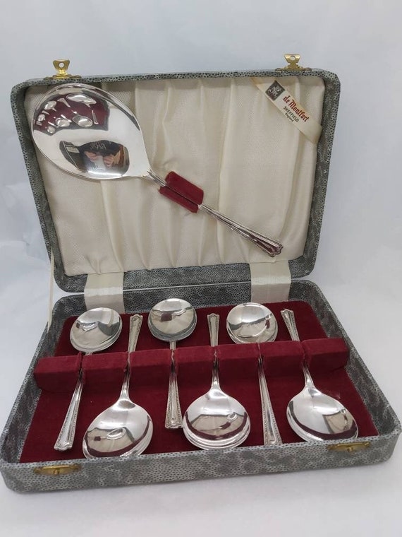 Lovely set of vintage desert spoons with large serving spoon in ...