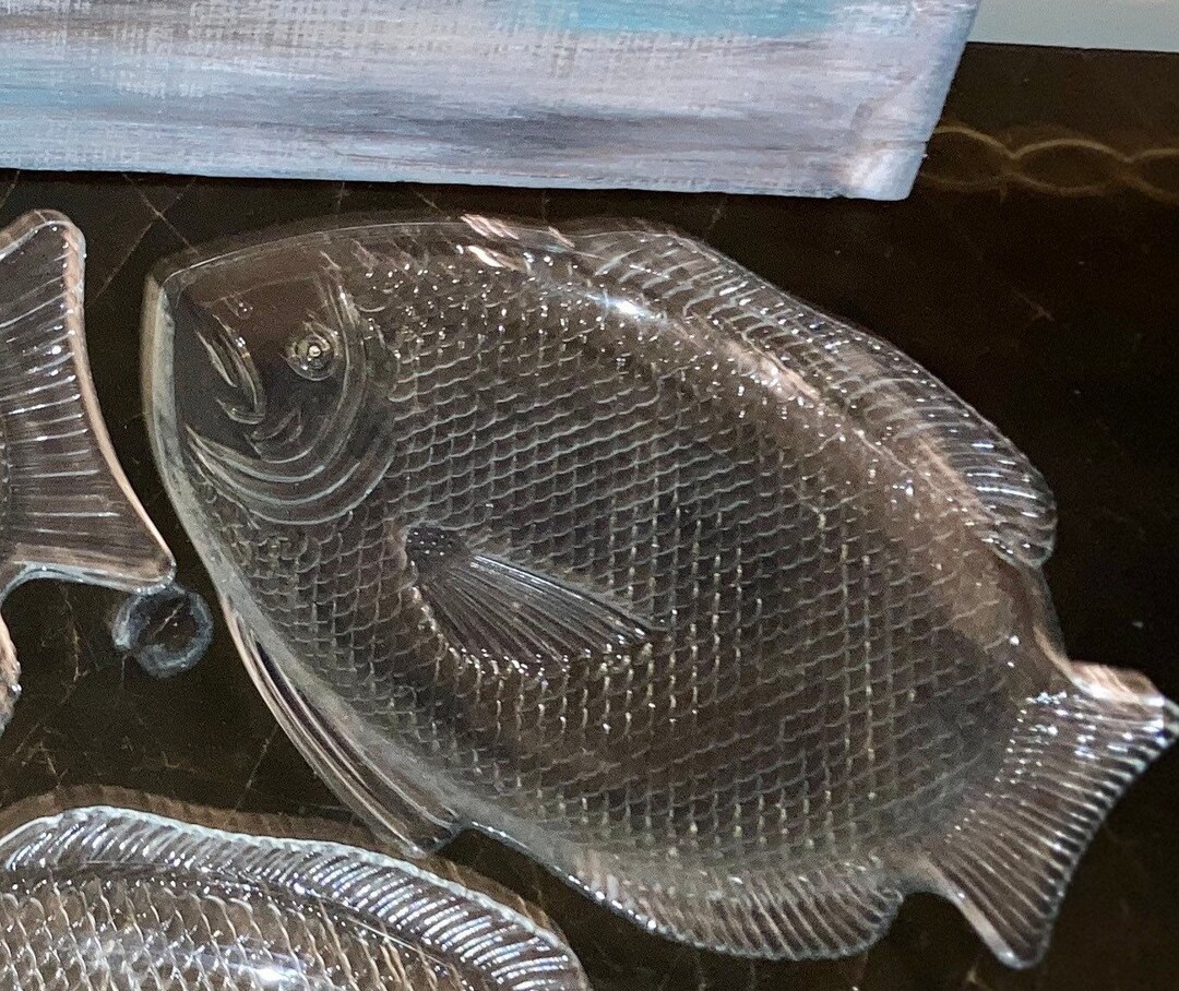 Glass Fish Plate Set of 2, Vintage Clear Glass Serving Plates Shaped ...