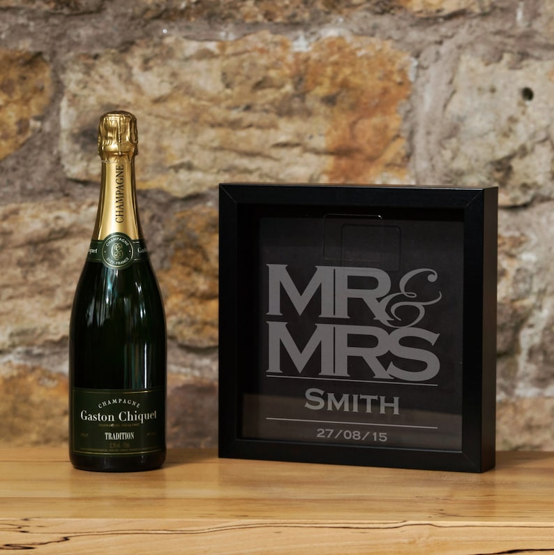 Mr & Mrs cork memory box Personalised wedding anniversary cork | Etsy