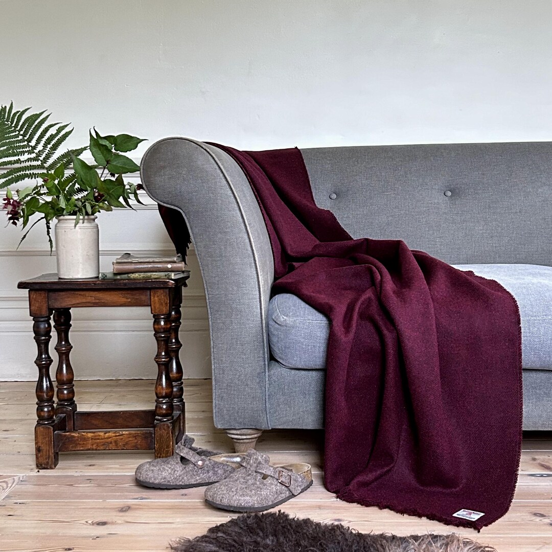 Harris Tweed Claret - Luxury Pure Wool Wrap Blanket - 75x200cm/30x79 ...