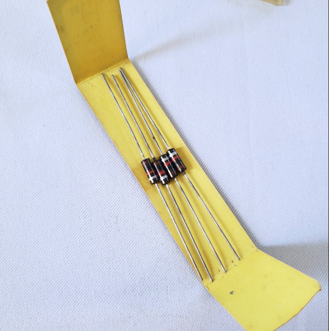 IRC Handy-pak Resistors 270K, 1.0 MEG, 1000, and 68K. 1/2 Watt and Type ...