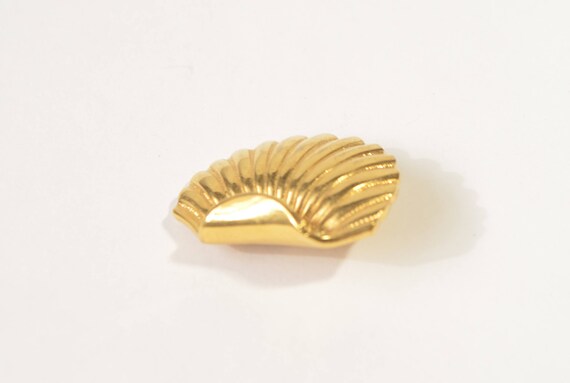 Vintage 14K Gold Plated Scallop Sea Shell Shape Penda… - Gem