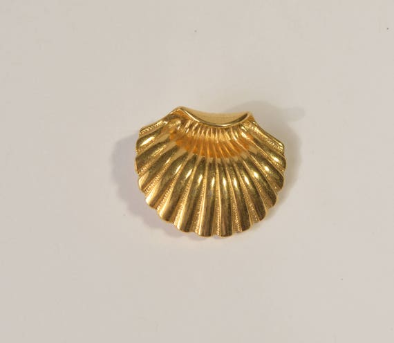 Vintage 14K Gold Plated Scallop Sea Shell Shape Penda… - Gem