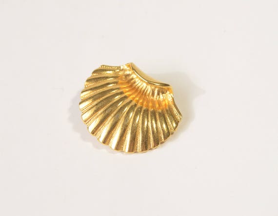 Vintage 14K Gold Plated Scallop Sea Shell Shape Penda… - Gem