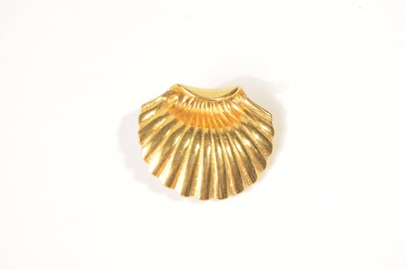 Vintage 14K Gold Plated Scallop Sea Shell Shape Penda… - Gem