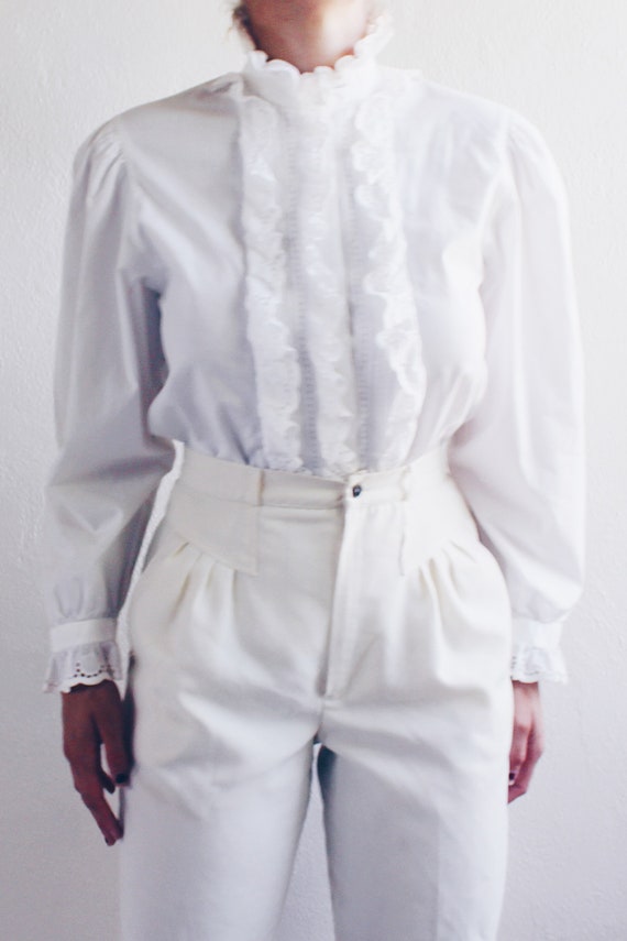 Cottage Elegance: White High-Neck Ruffled Victorian R… - Gem