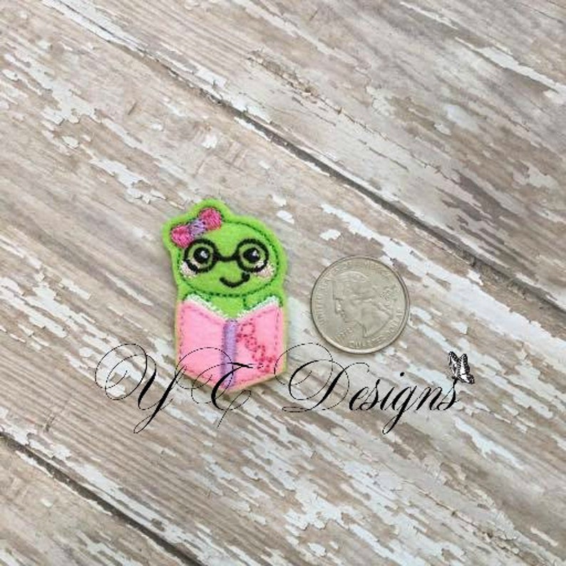 Bookworm Head Feltie M2M Back to School Feltie Embroidery File | Etsy